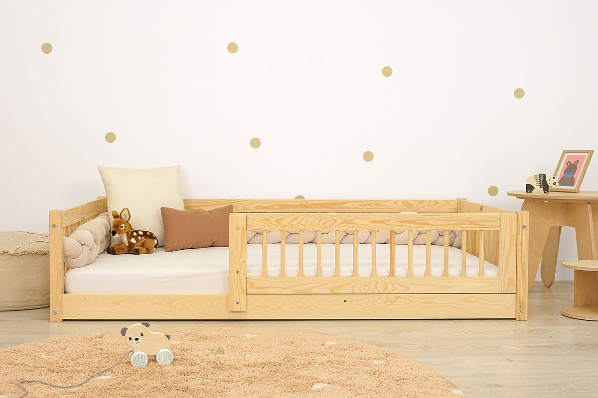Nízká postel pro děti Montessori Ourbaby Plus - přírodní - Se zábranou ...